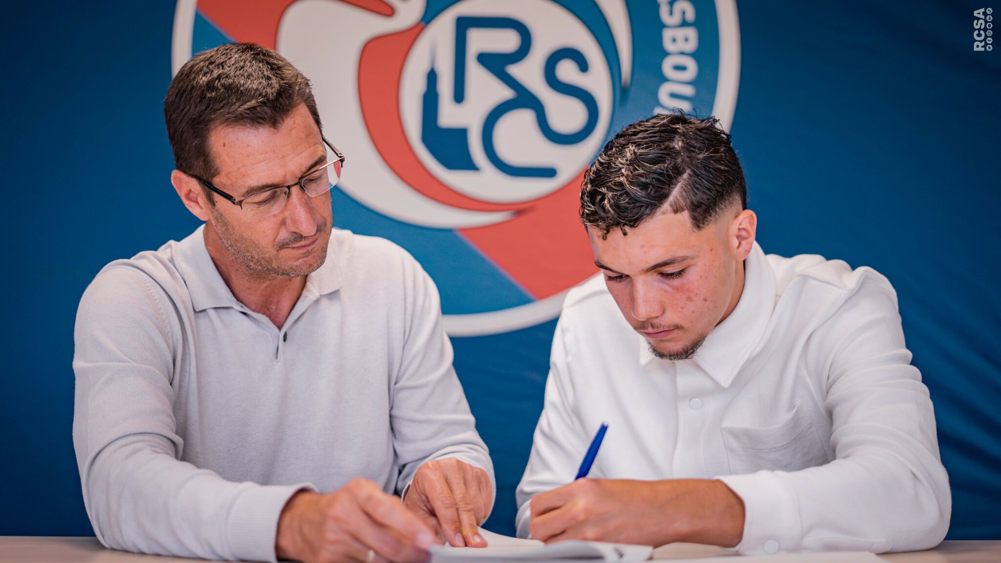 Samir El Mourabet signe professionnel - Racing Club de Strasbourg Alsace